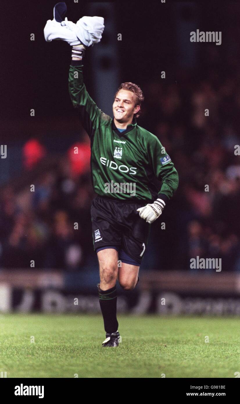 Manchester citys nicky weaver hi-res stock photography and images - Alamy