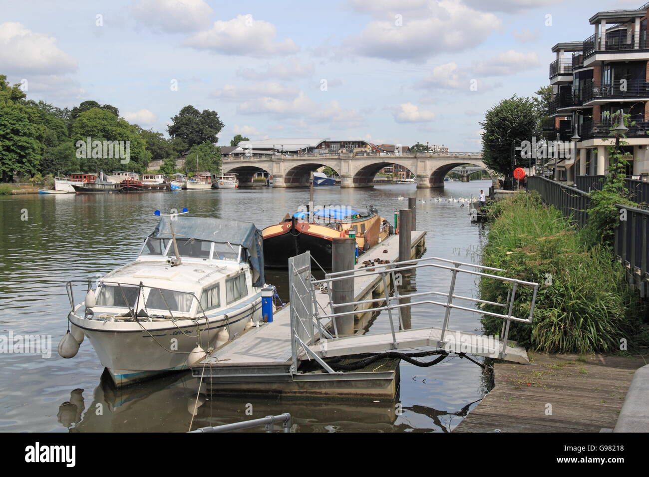 Riverside Walk and Kingston Bridge, Charter Quay, Kingston upon Thames ...