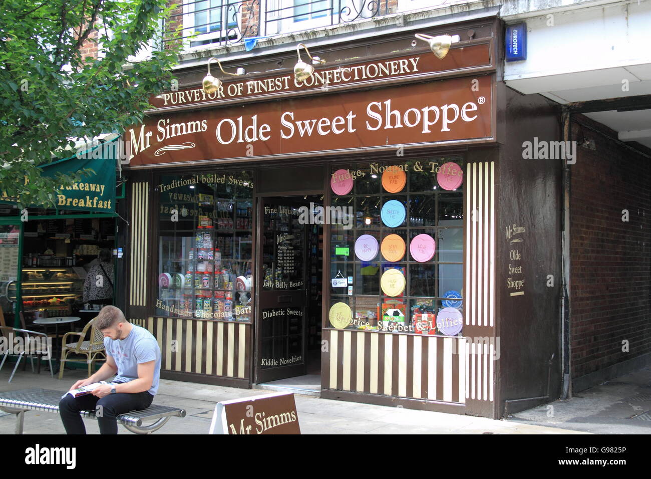 Mr simms the olde sweet shop hi-res stock photography and images - Alamy