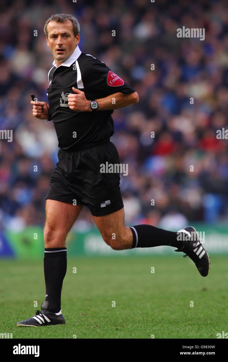 Premiership referee martin atkinson hi-res stock photography and images ...