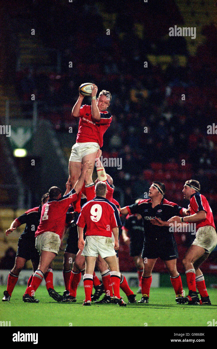 Munster's Michael Galwey catches the ball from the line out Stock Photo ...