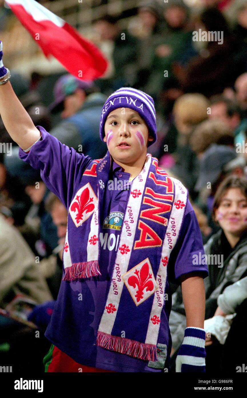 Fiorentina fan hi-res stock photography and images - Alamy