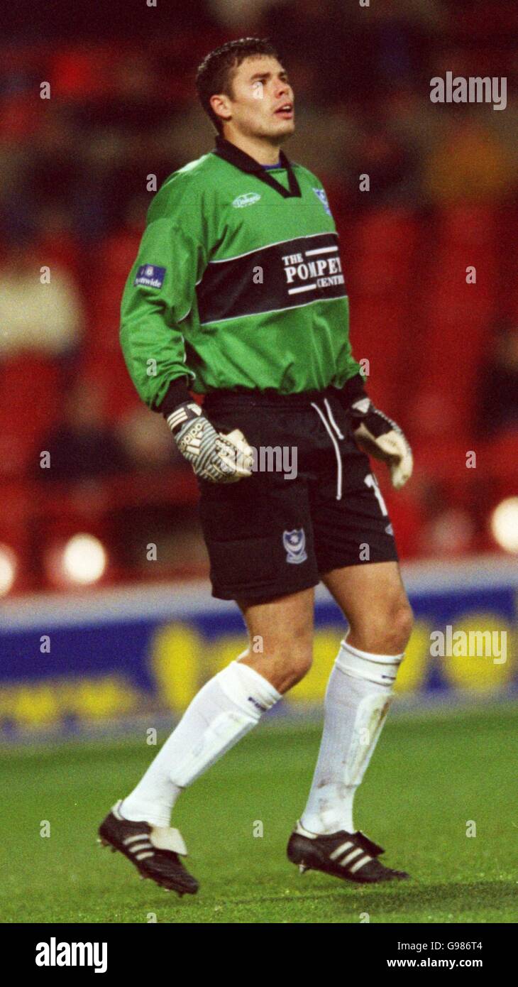 Aaron flahavan hi-res stock photography and images - Alamy