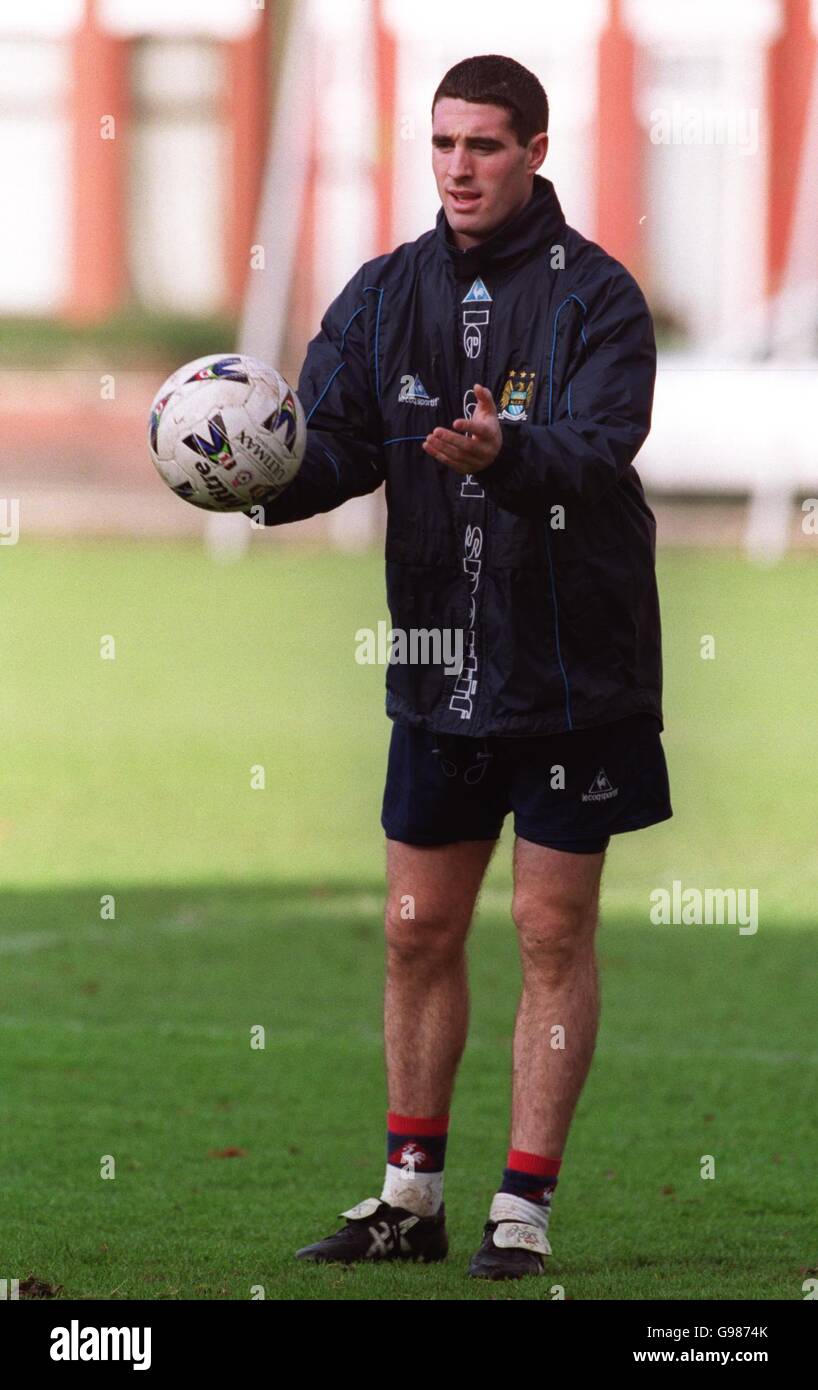 Manchester city mark kennedy hi-res stock photography and images - Alamy