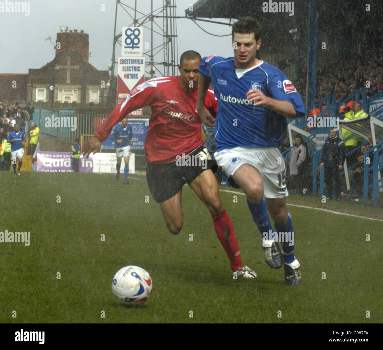Chesterfields aaron nottingham forests tyson do battle in the rain hi ...