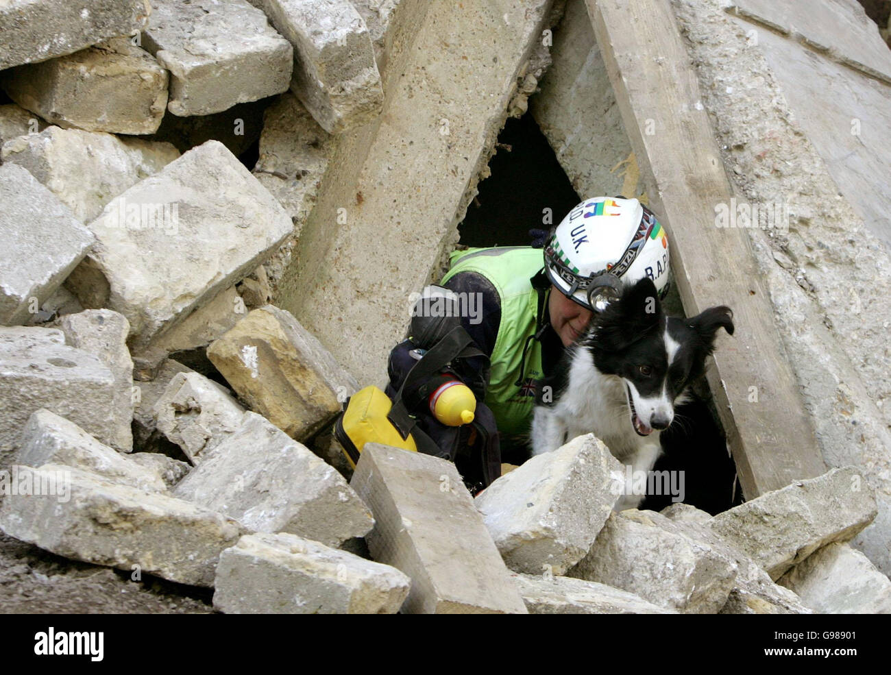 Worlds longest international border hi-res stock photography and images ...