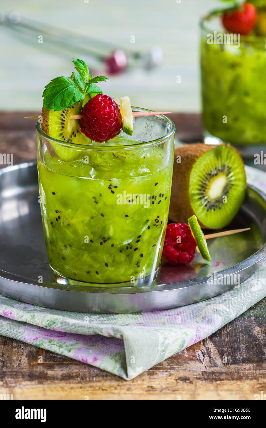 Green vodka, kiwi and lime cocktail Stock Photo - Alamy