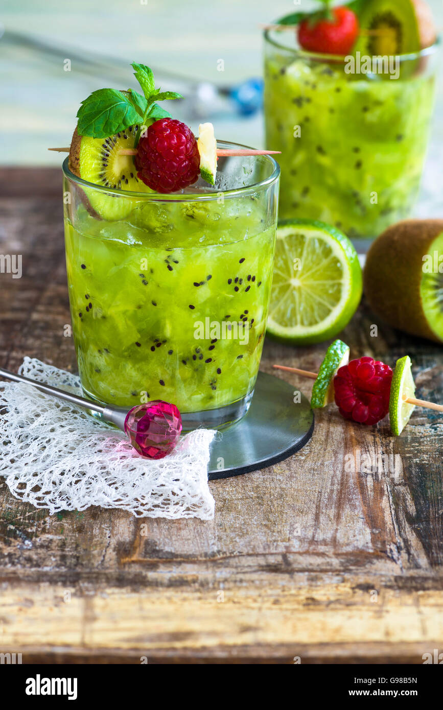 Green vodka, kiwi and lime cocktail Stock Photo - Alamy