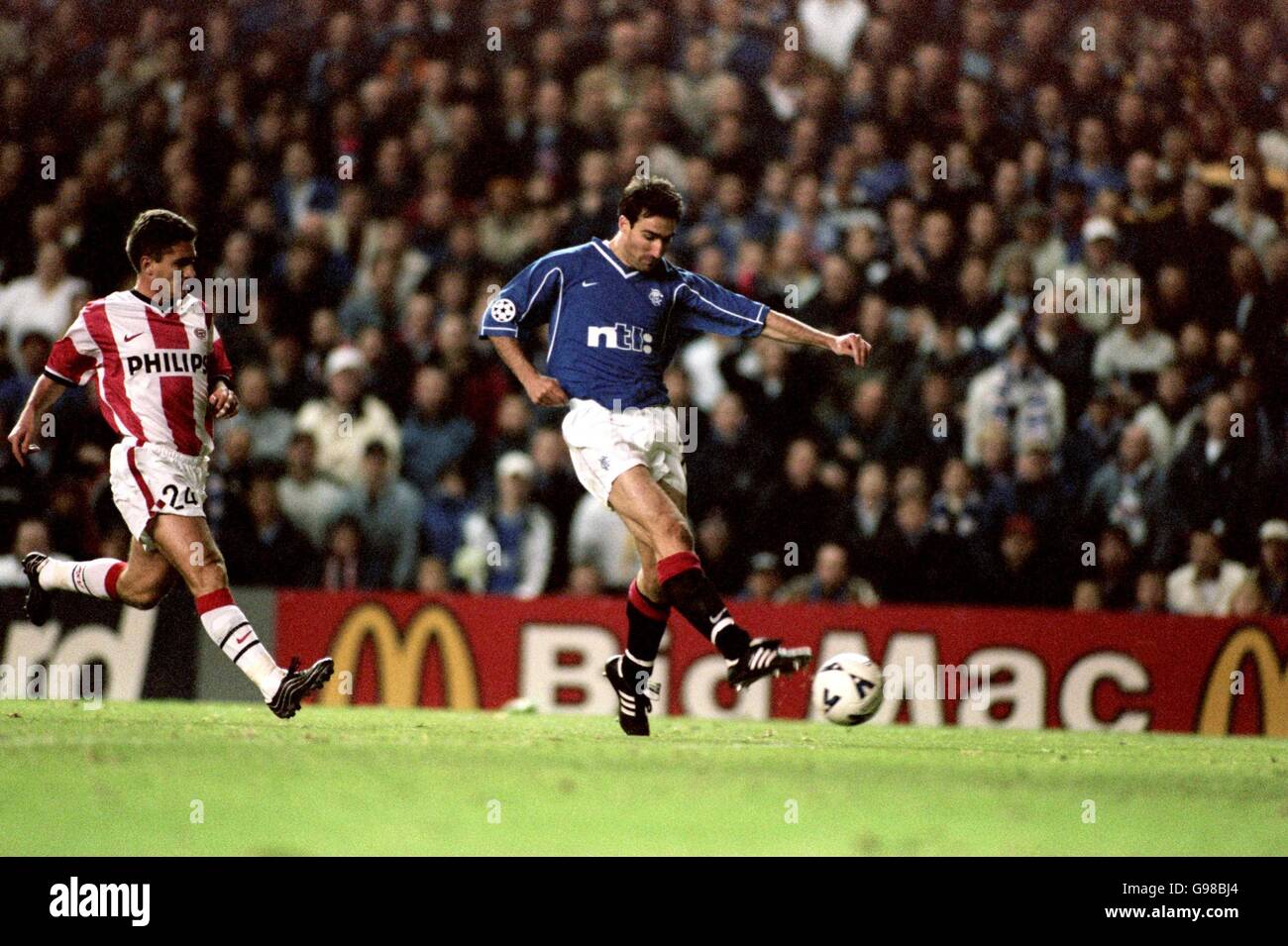 Rangers tony vidmar right shoots for goal hi-res stock photography and ...