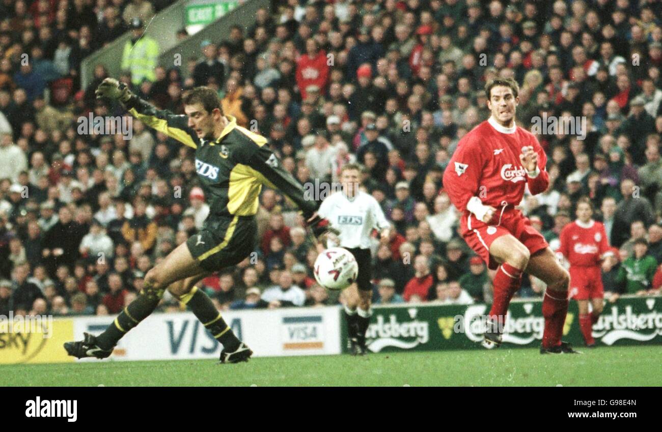 Liverpool captain jamie redknapp hi-res stock photography and images ...