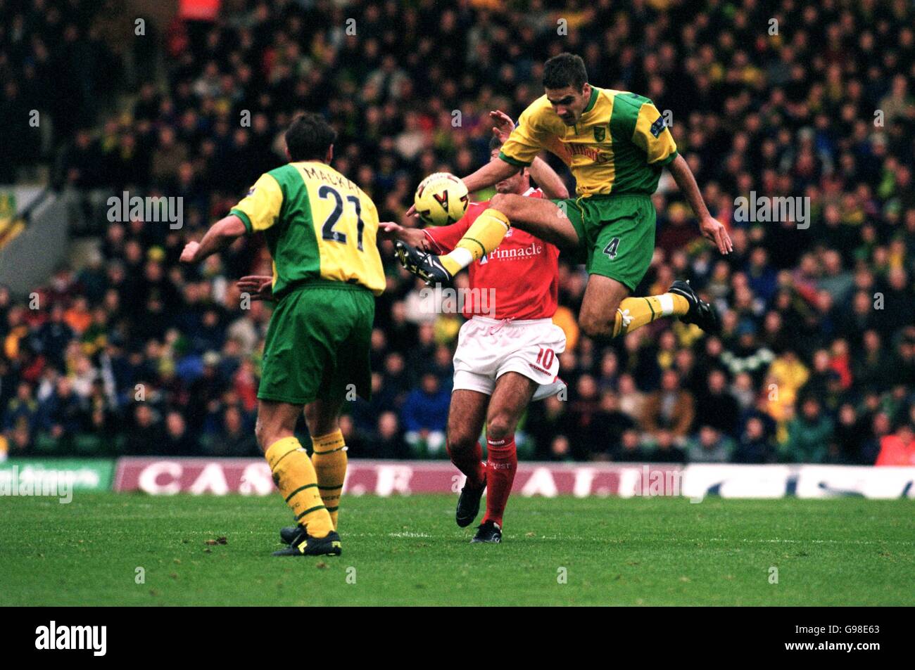 Nottingham forests andy johnson hi-res stock photography and images - Alamy