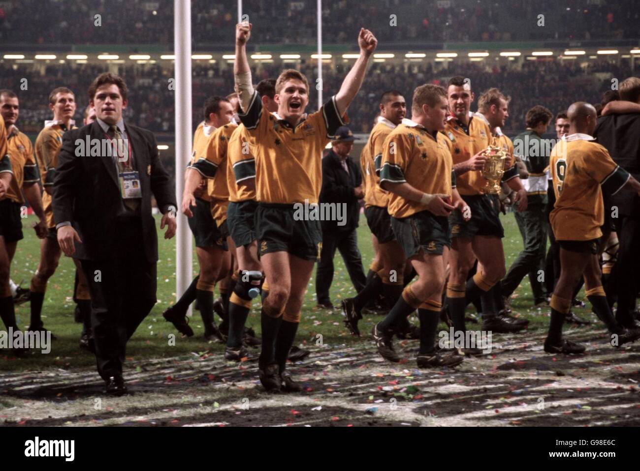 Australias tim horan celebrates at the end of the game hi-res stock ...