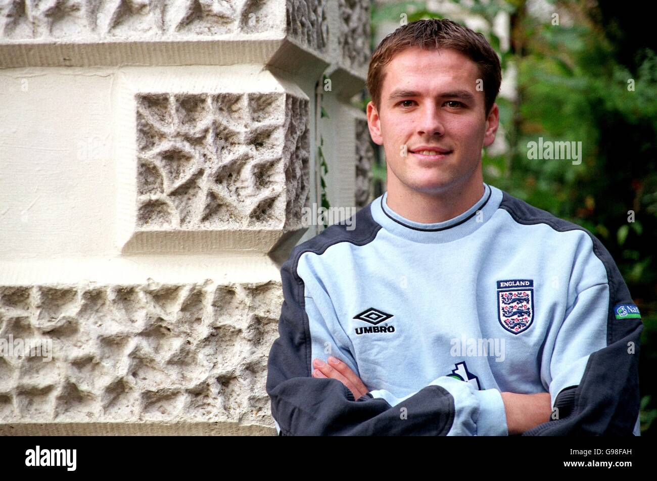 Soccer - Euro 2000 Qualifier - Play Off First Leg - Scotland v England ...