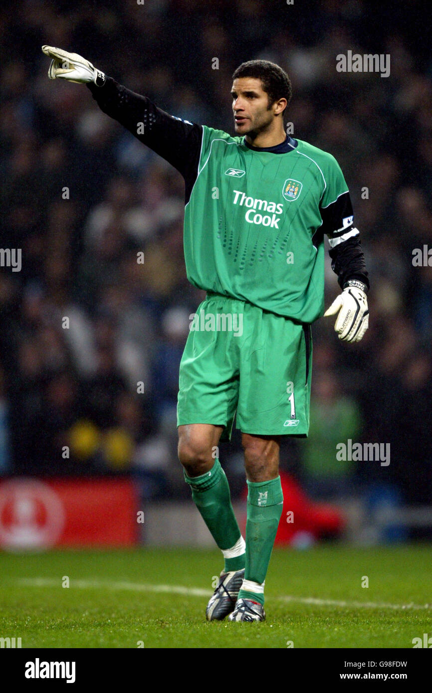 Manchester city goalkeeper david james hi-res stock photography and ...