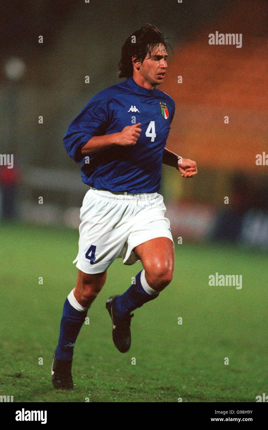 Demetrio Albertini High Resolution Stock Photography and Images - Alamy