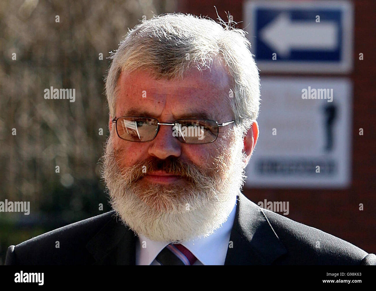 Garda john dooley arrives morris tribunal in dublin hi-res stock ...