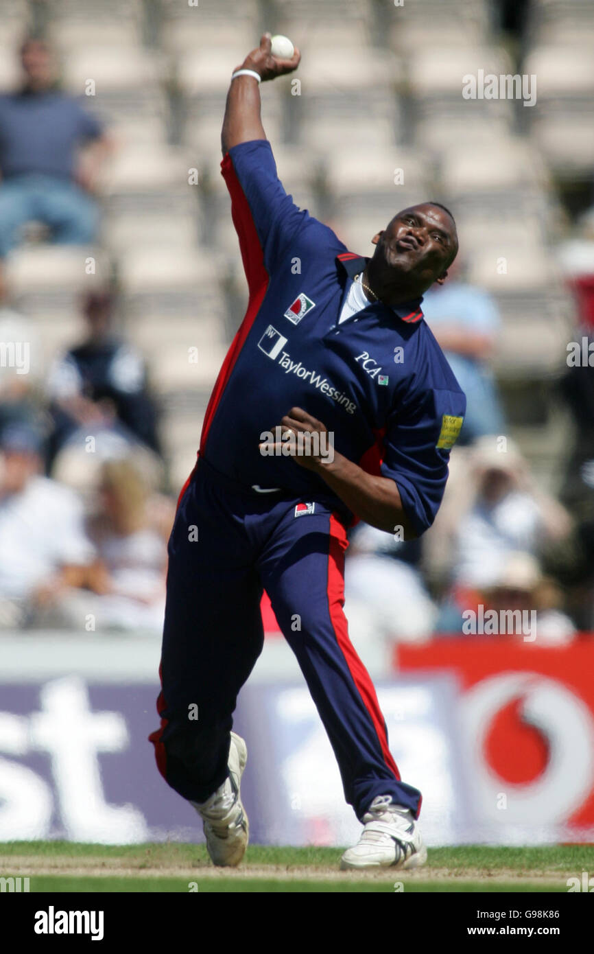 Devon malcolm cricket hi-res stock photography and images - Alamy