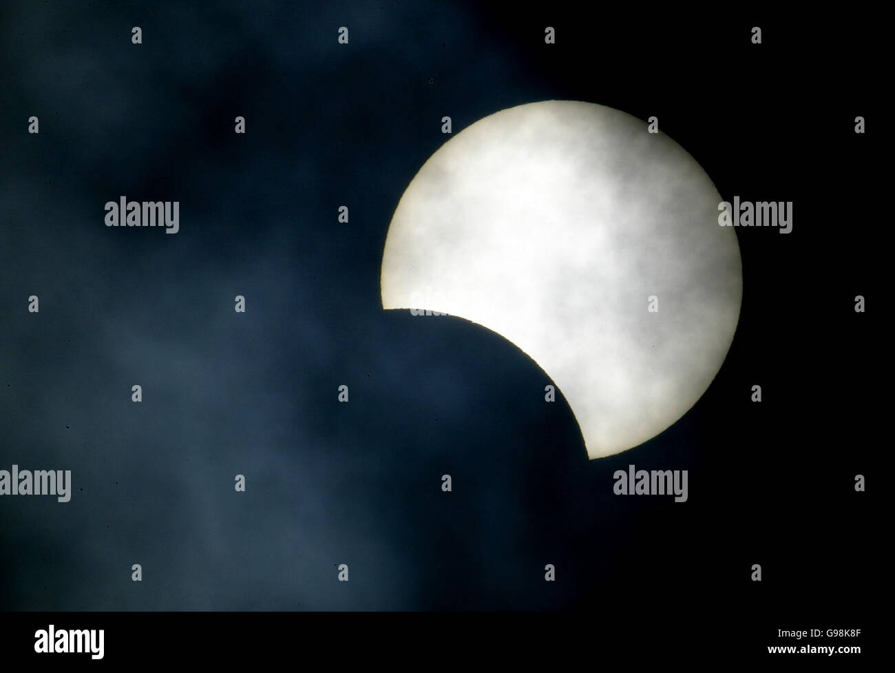 Pinhole camera eclipse hi-res stock photography and images - Alamy