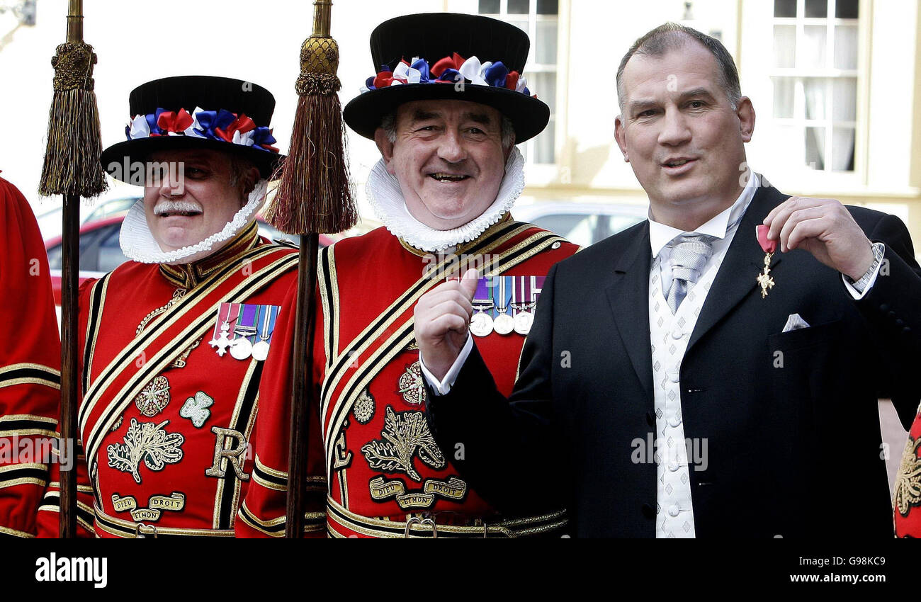 Welsh rugby coach michal ruddock buckingham palace in central london hi ...