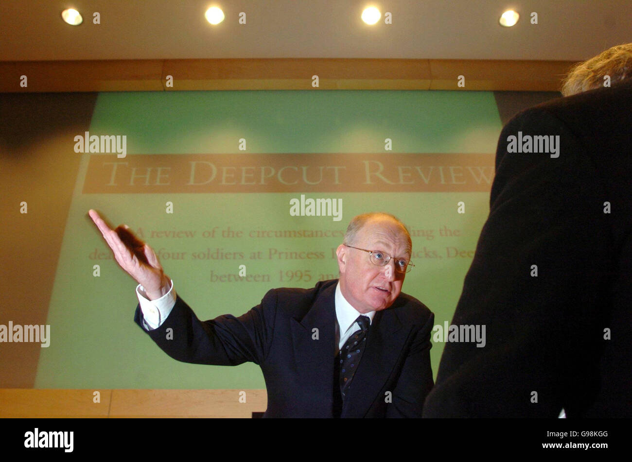 Deep cut review hi-res stock photography and images - Alamy