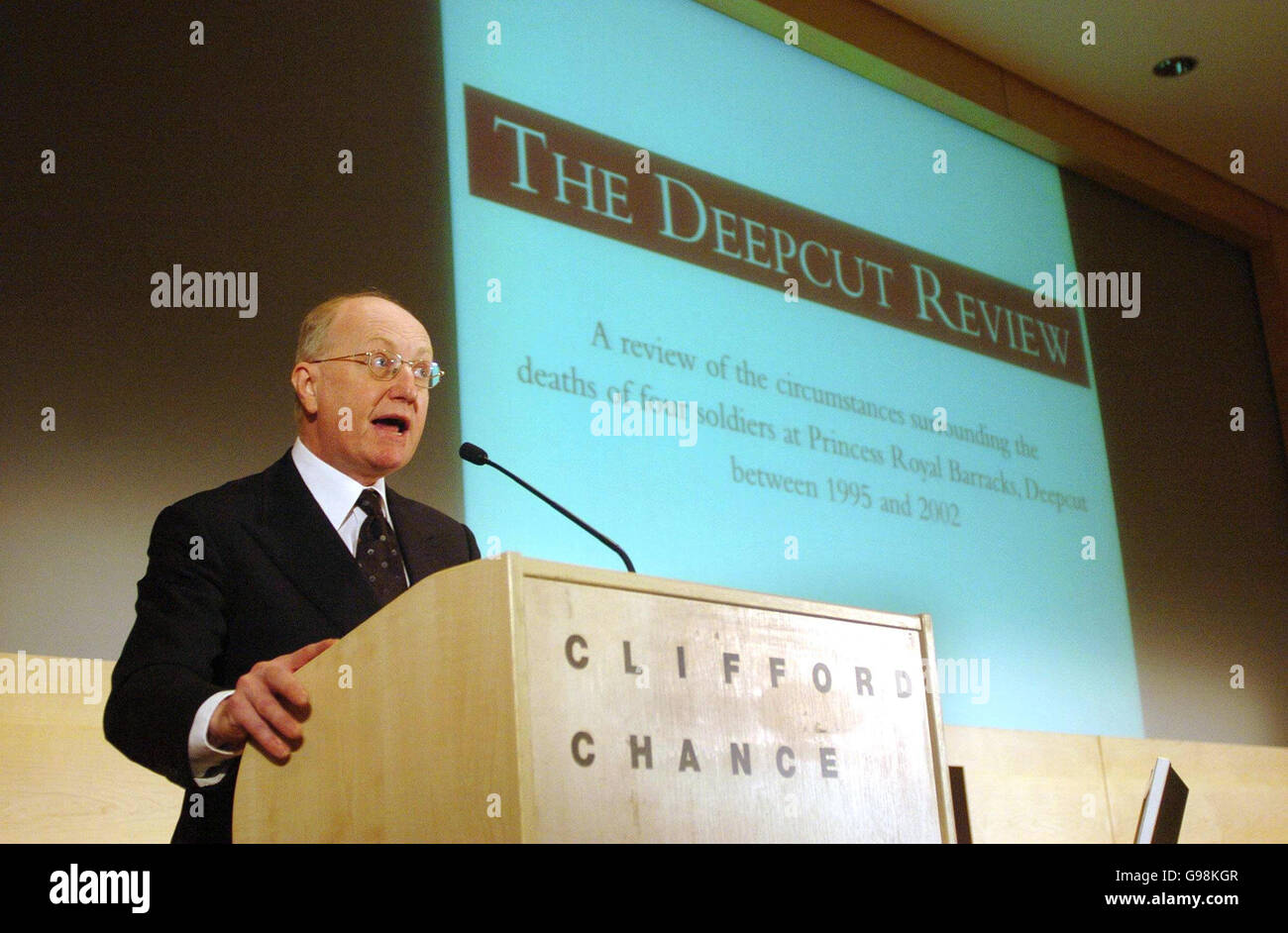 Deep cut review hi-res stock photography and images - Alamy