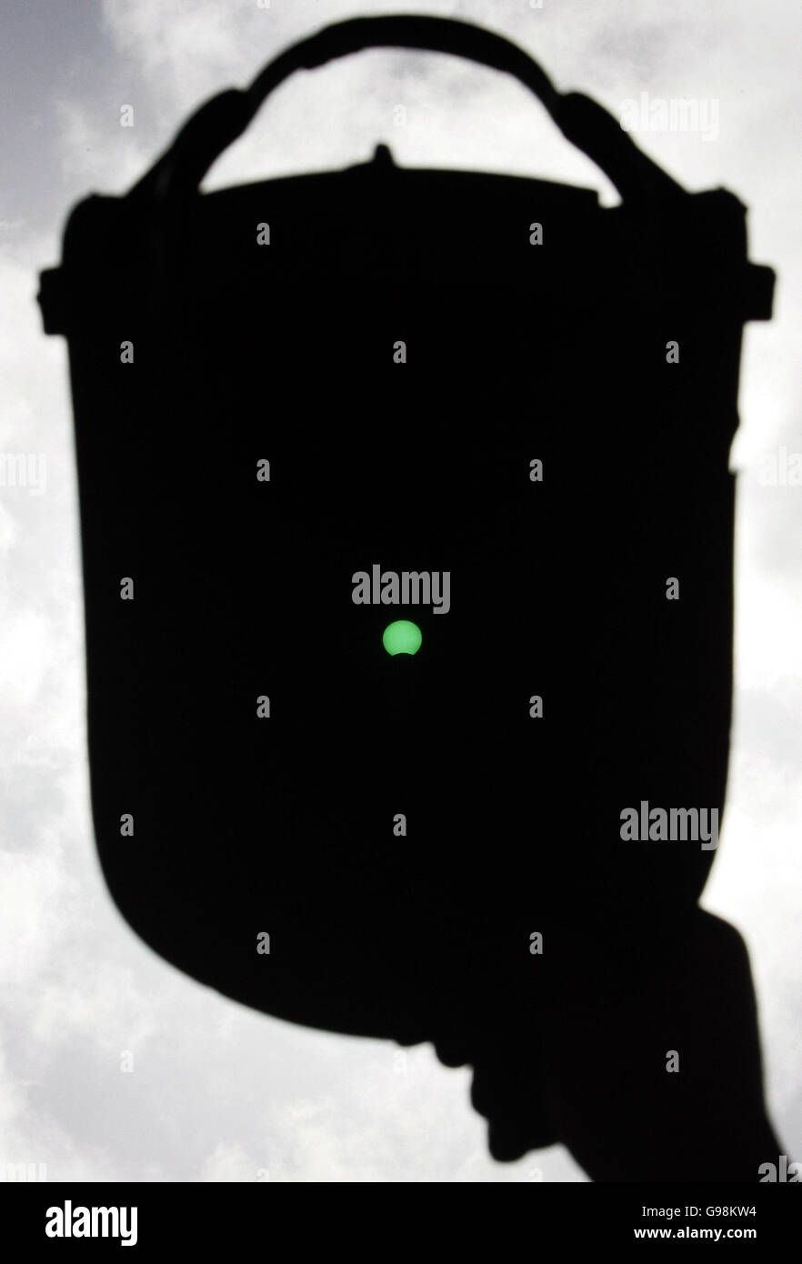 Pinhole camera eclipse hi-res stock photography and images - Alamy