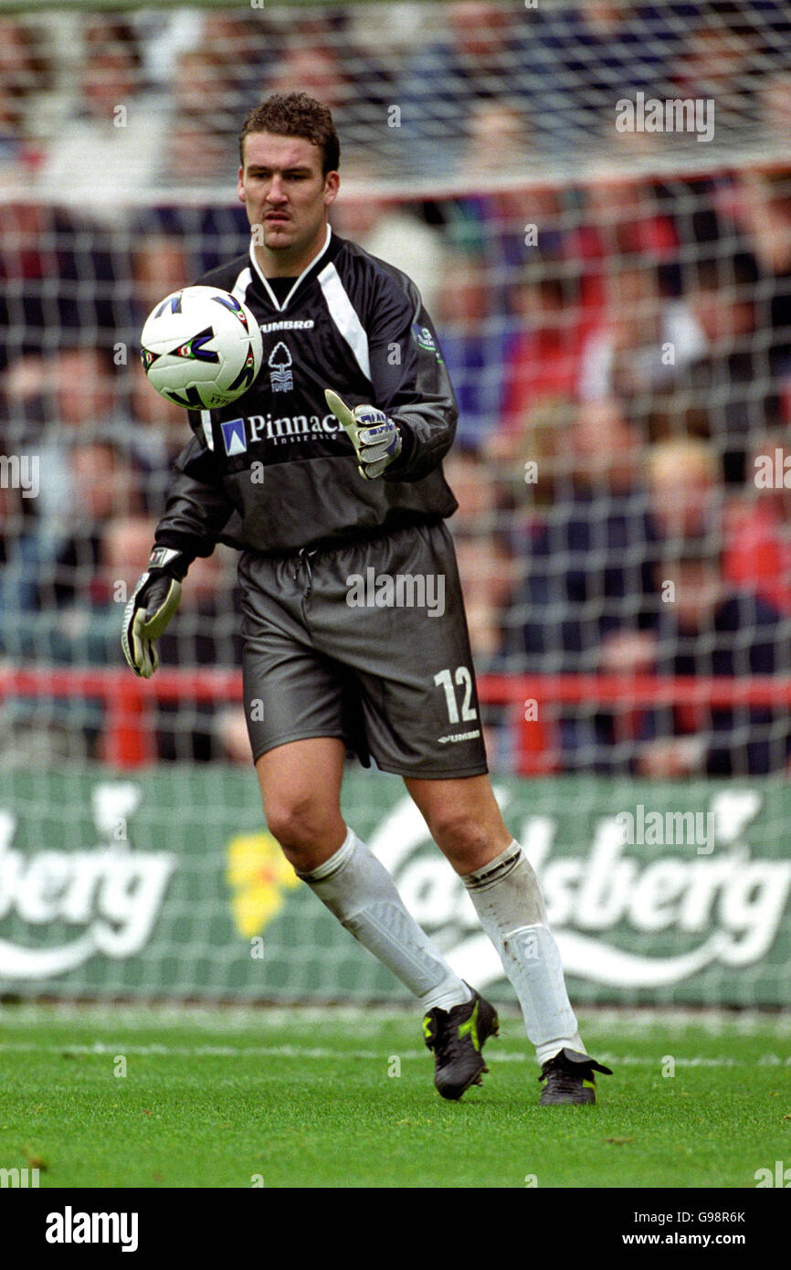 Nottingham forest goalkeeper mark crossley hi-res stock photography and ...