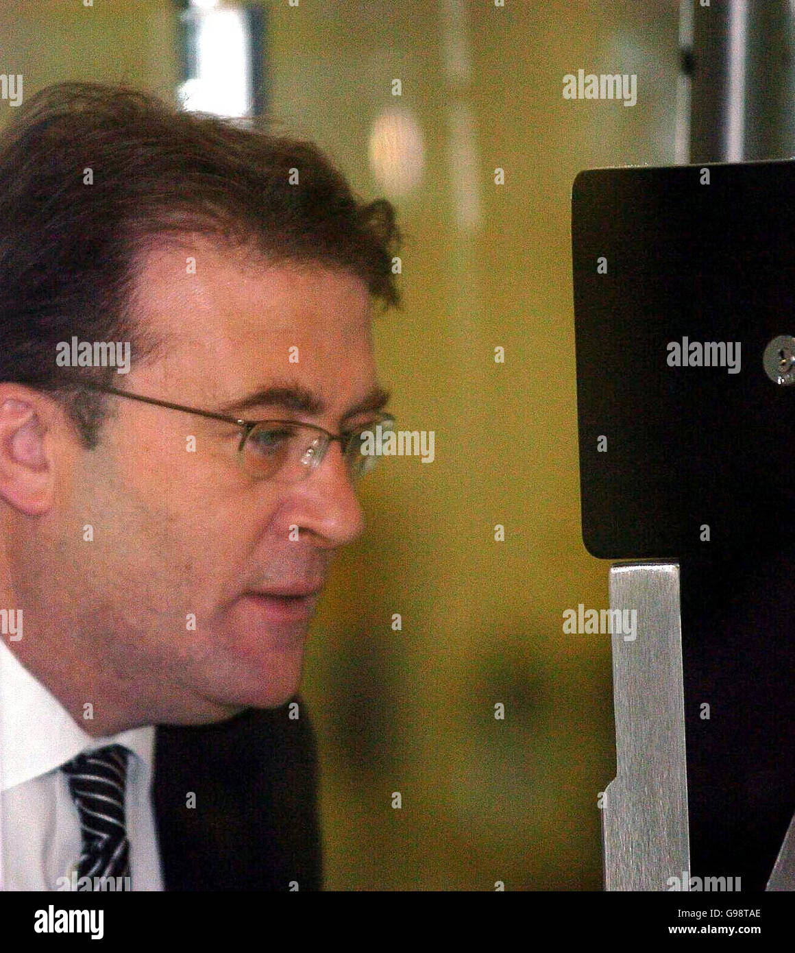 Immigration Minister Tony McNulty tries out the Iris Recognition ...