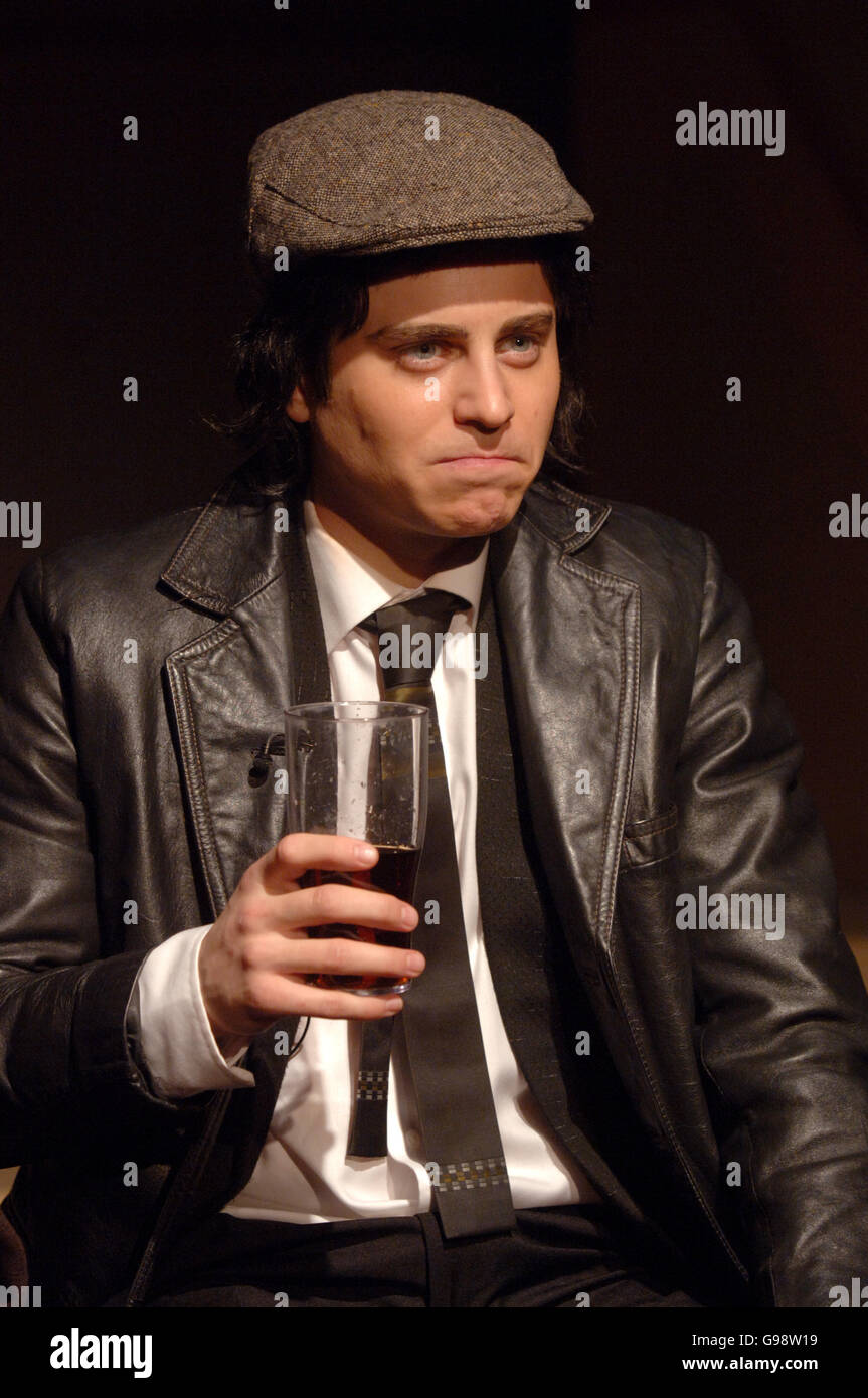 SHOWBIZ Pete & Dud Stock Photo - Alamy