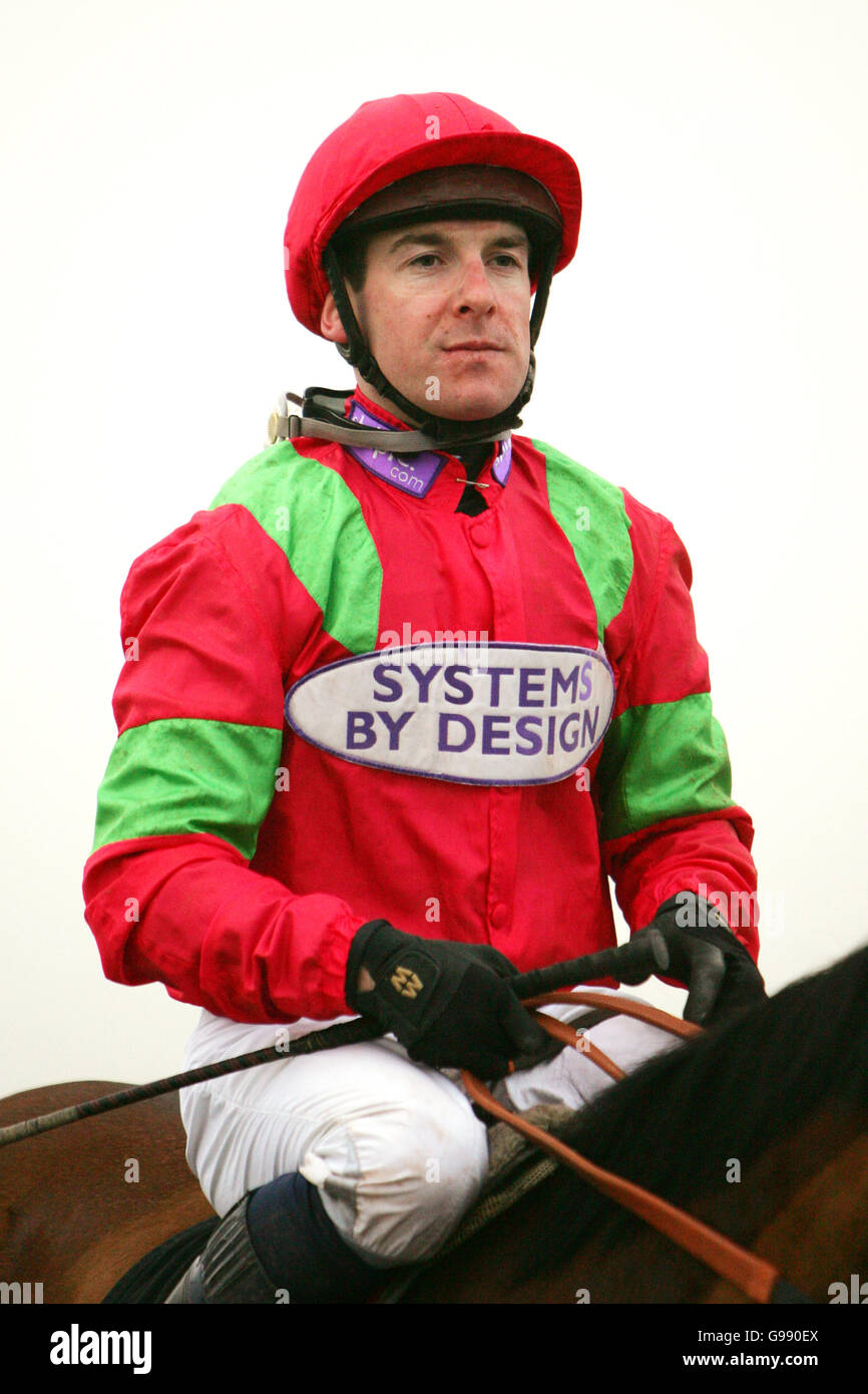 Robert winston at southwell racecourse hi-res stock photography and ...