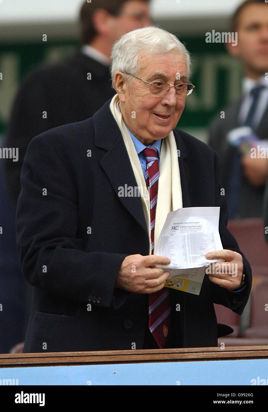 Doug ellis aston villa hi-res stock photography and images - Alamy