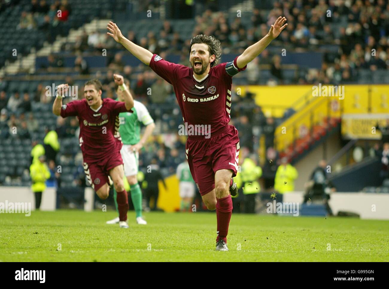 Paul hartley heart of hi-res stock photography and images - Alamy