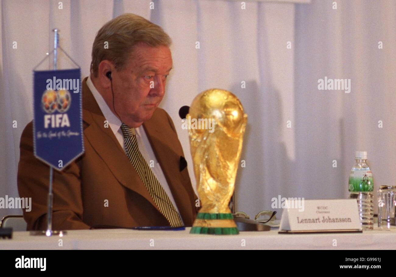 Fifa 2002 world cup preliminary draw in tokyo hi-res stock photography ...