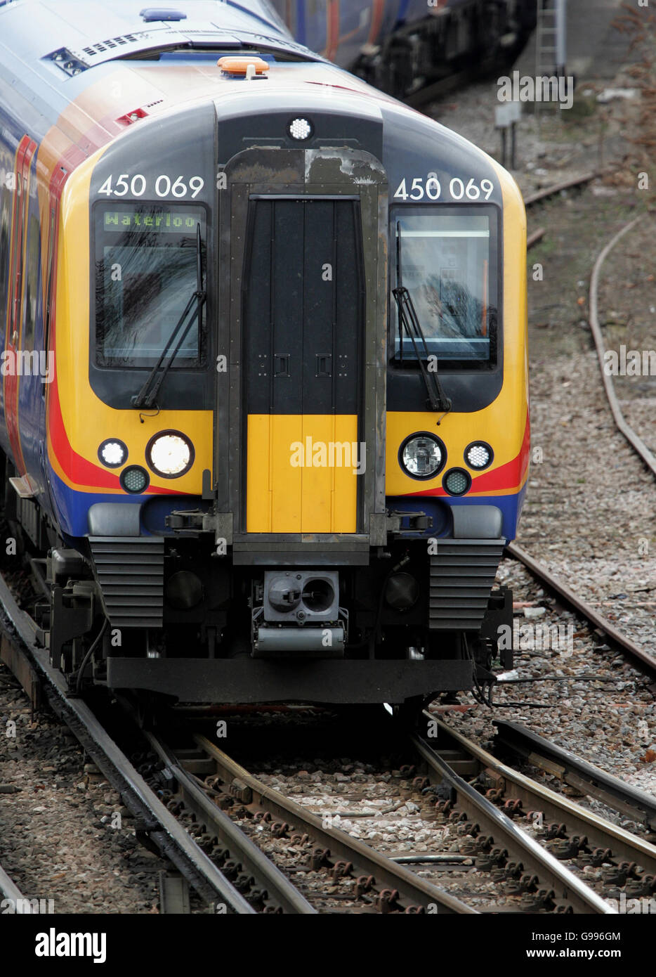 South west trains class 450 hi-res stock photography and images - Alamy
