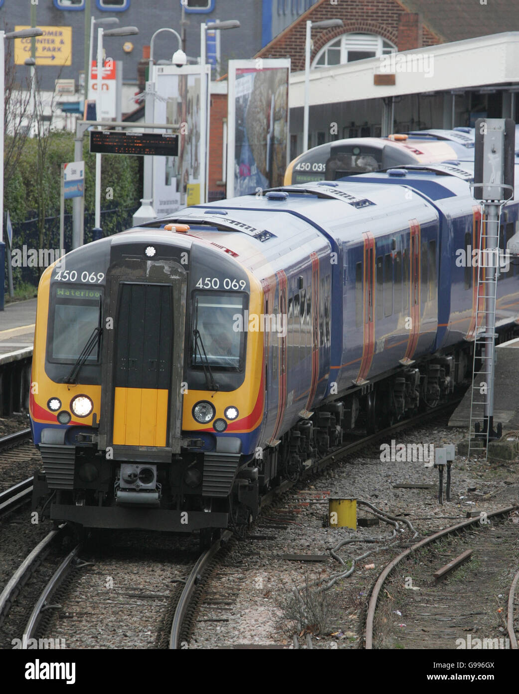 Class 450 Train High Resolution Stock Photography and Images - Alamy