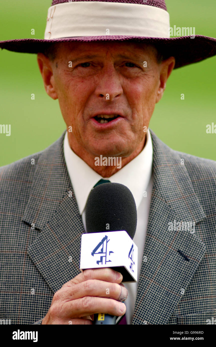 Cricket head shot headshot geoff hi-res stock photography and images ...