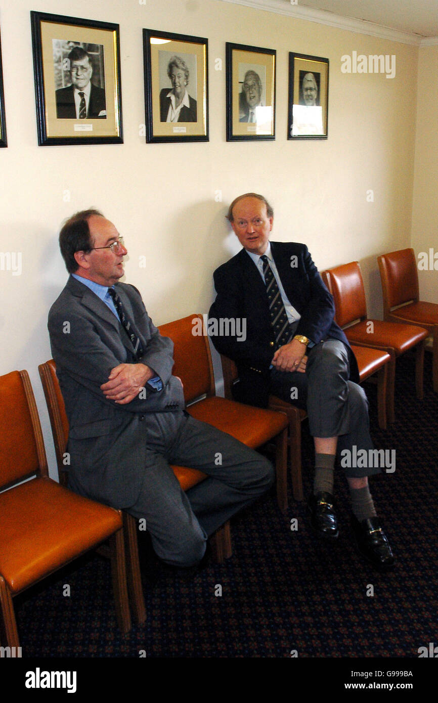 Chairman cricket roger harman hi-res stock photography and images - Alamy