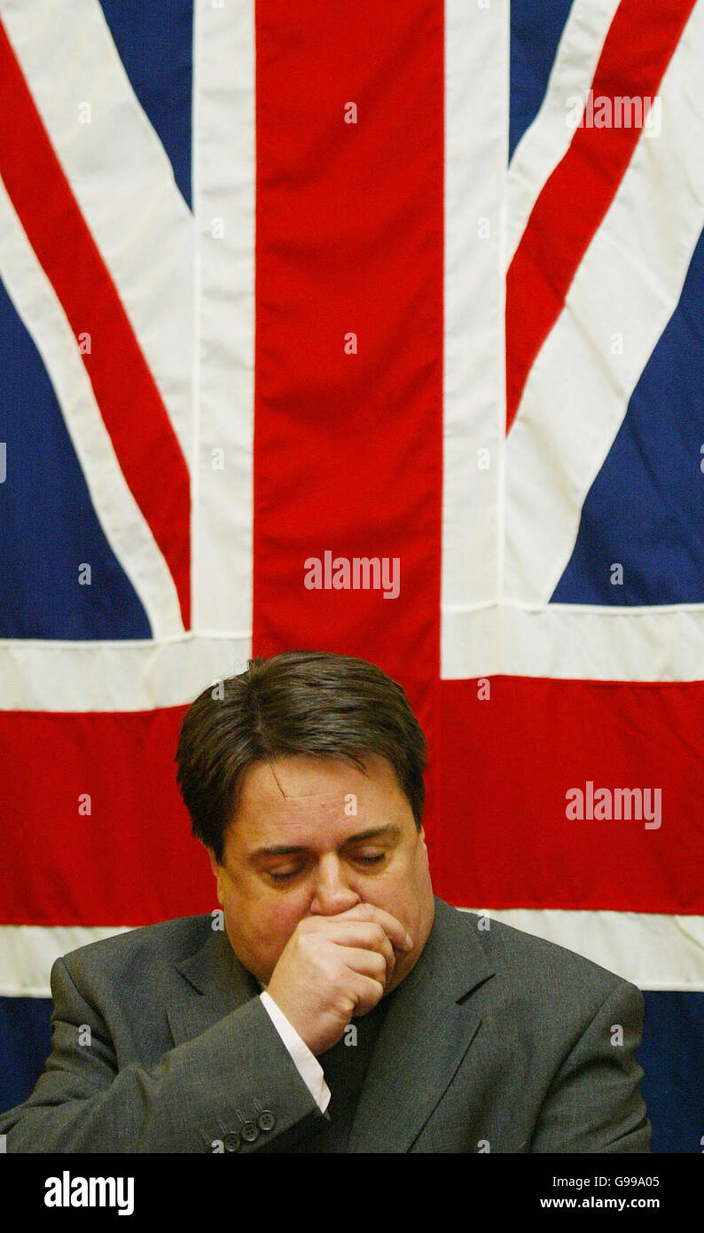 Local Election Campaign 2006 - Grays Working Men's Club Stock Photo - Alamy