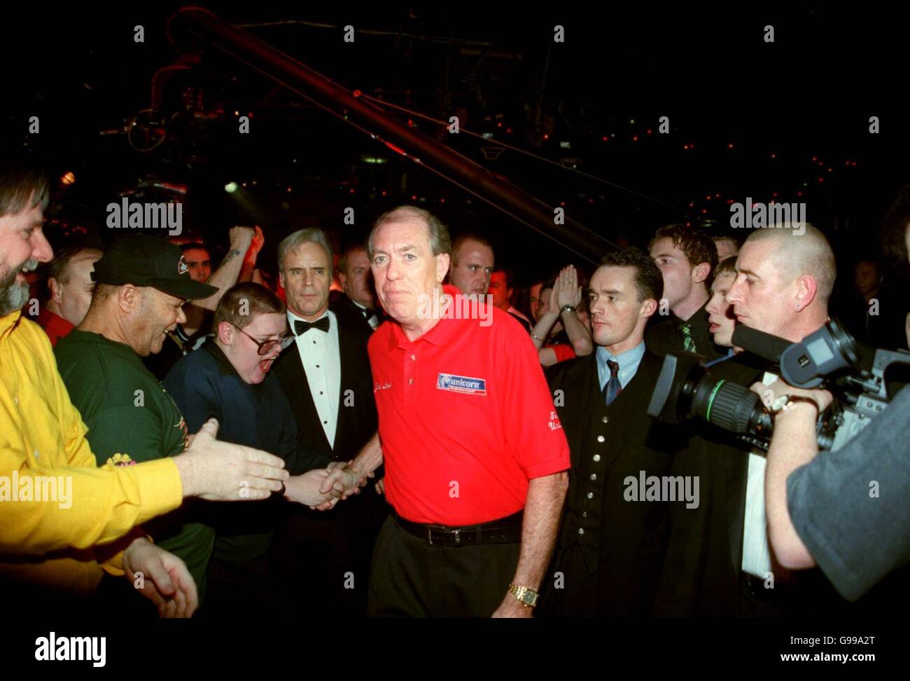 John lowe darts hi-res stock photography and images - Alamy