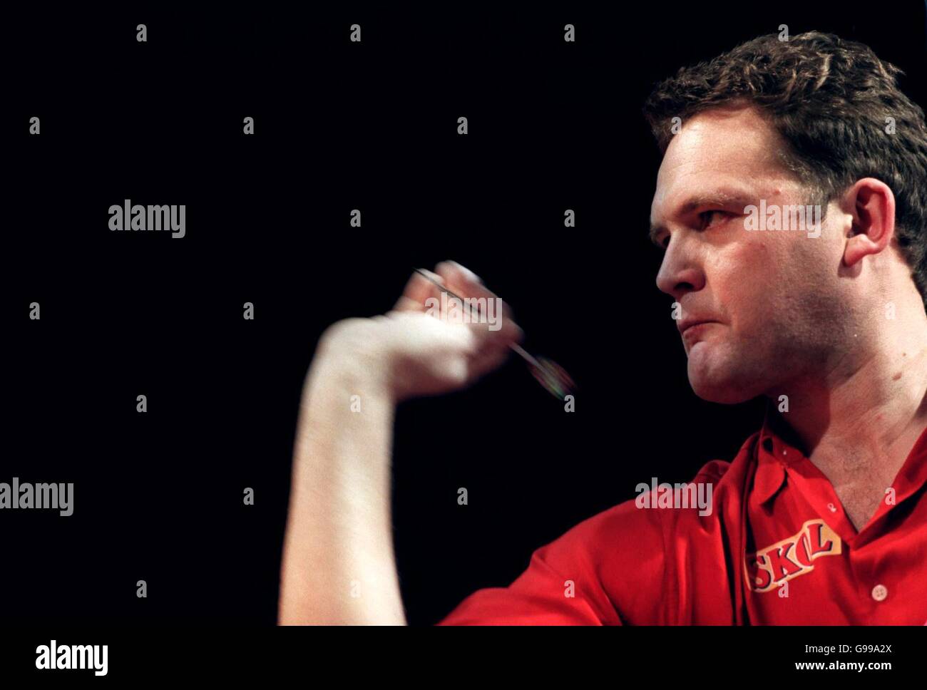 Darts - PDC Skol World Championship - Purfleet, Essex Stock Photo - Alamy