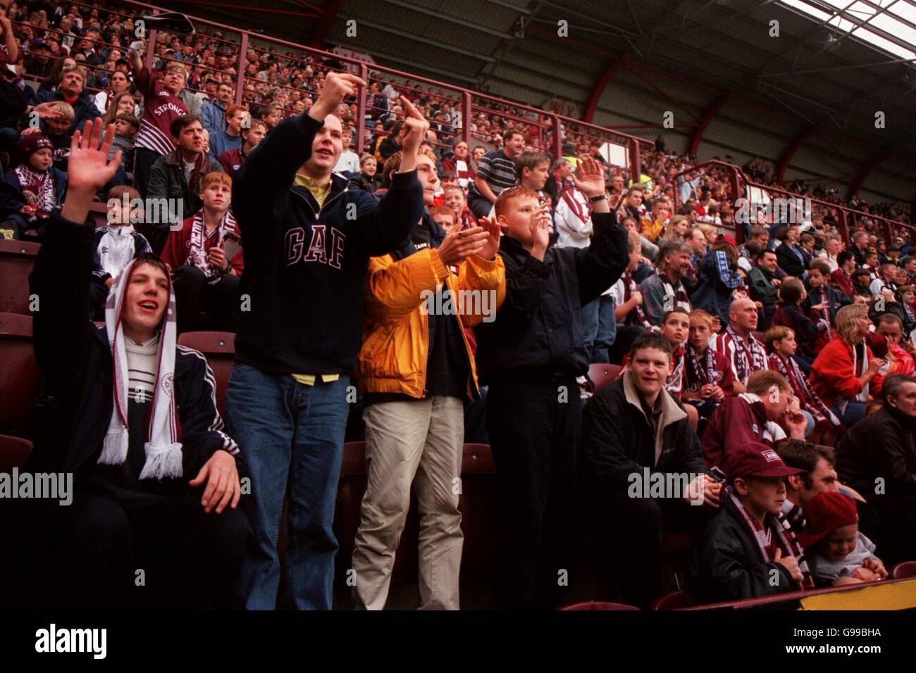 Heart of midlothian fans celebrate victory hi-res stock photography and ...