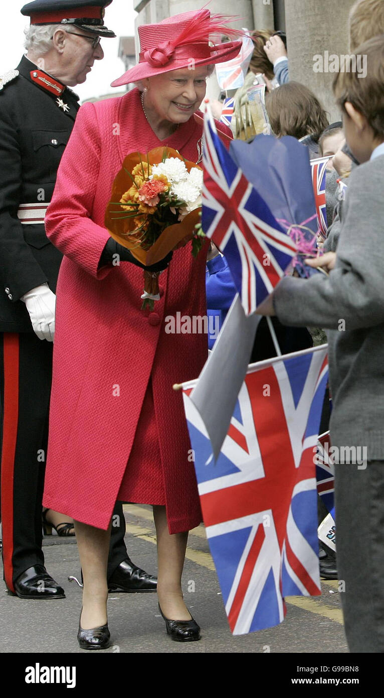 Queen elizabeth 80th birthday windsor hi-res stock photography and ...