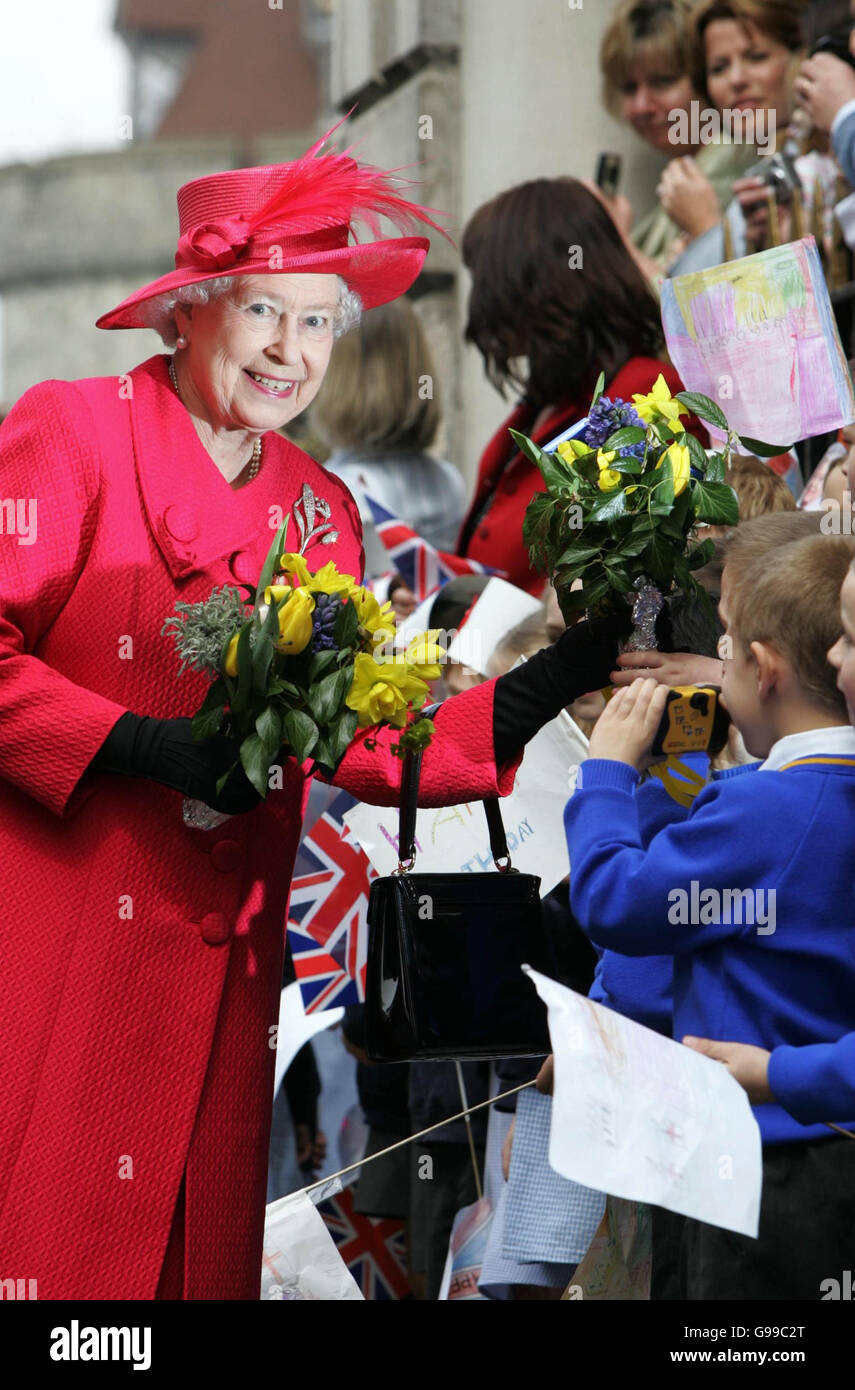 Queen elizabeth 80th birthday windsor hi-res stock photography and ...