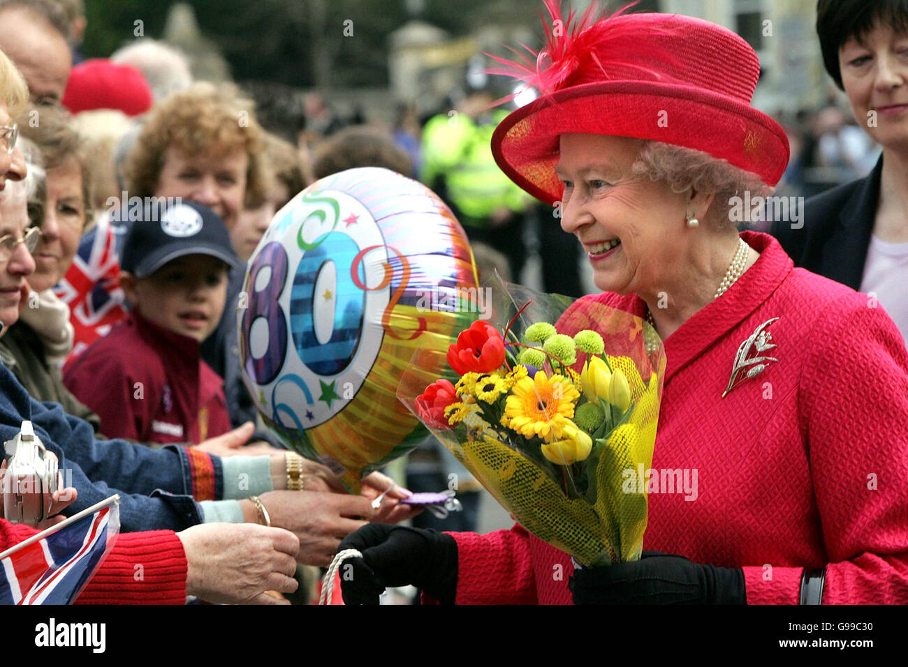 Queen elizabeth 80th birthday windsor hi-res stock photography and ...