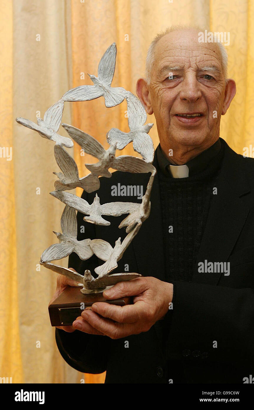 Fr Alec Reid with his Tipperary Person of the Year award at the Red Cow ...
