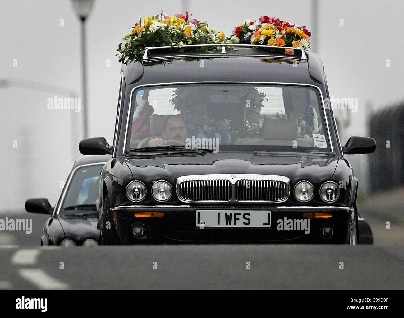 The funeral of Steven Colwell makes its way out of the Forthriver ...