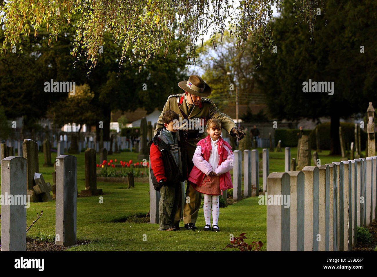Col. Darren Naumann of the Australian Army with his children Jonathan ...