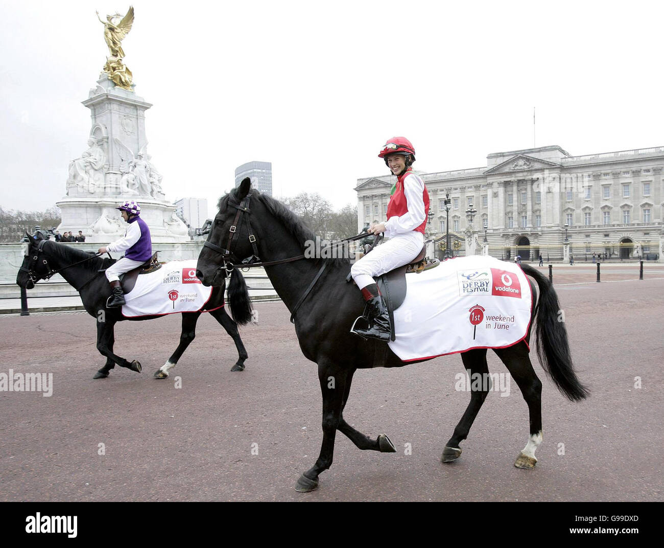 Buckingham palace in central london press association photo picture ...