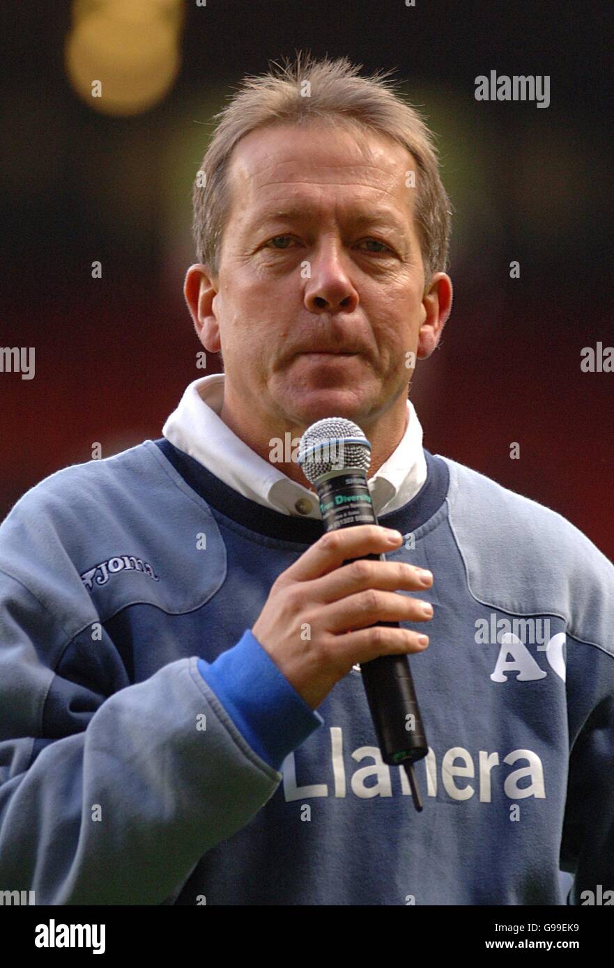 Sport football alan curbishley hi-res stock photography and images - Alamy