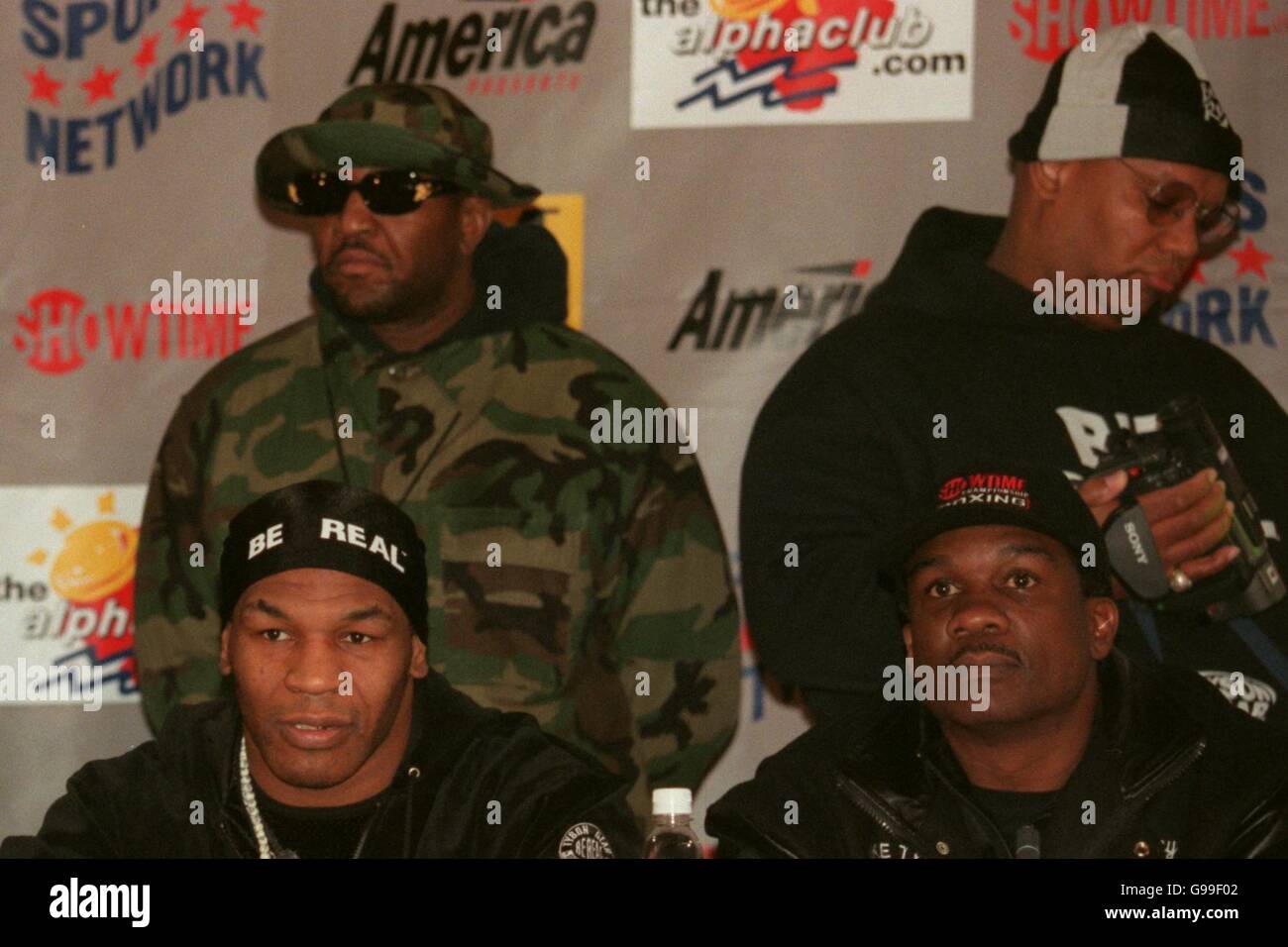 Boxing mike tyson v julius francis hi-res stock photography and images - Alamy